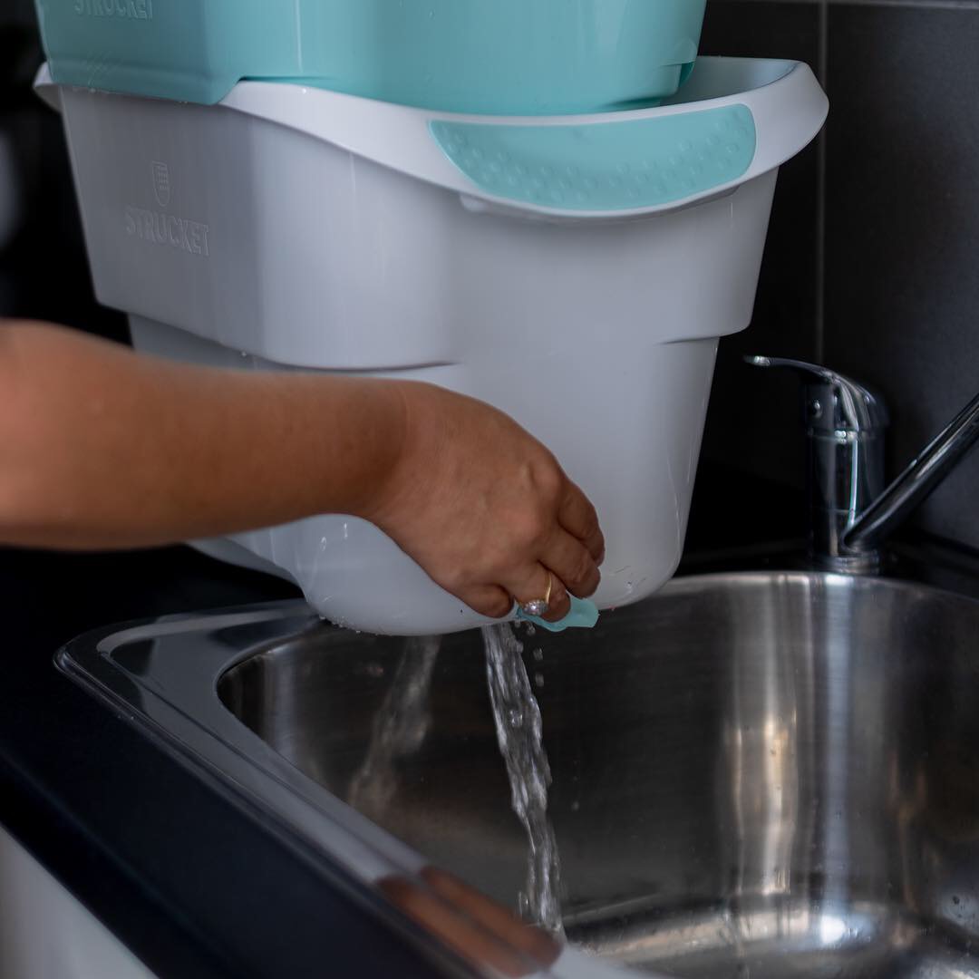 Strucket - Strainer Meet Bucket - Good Design