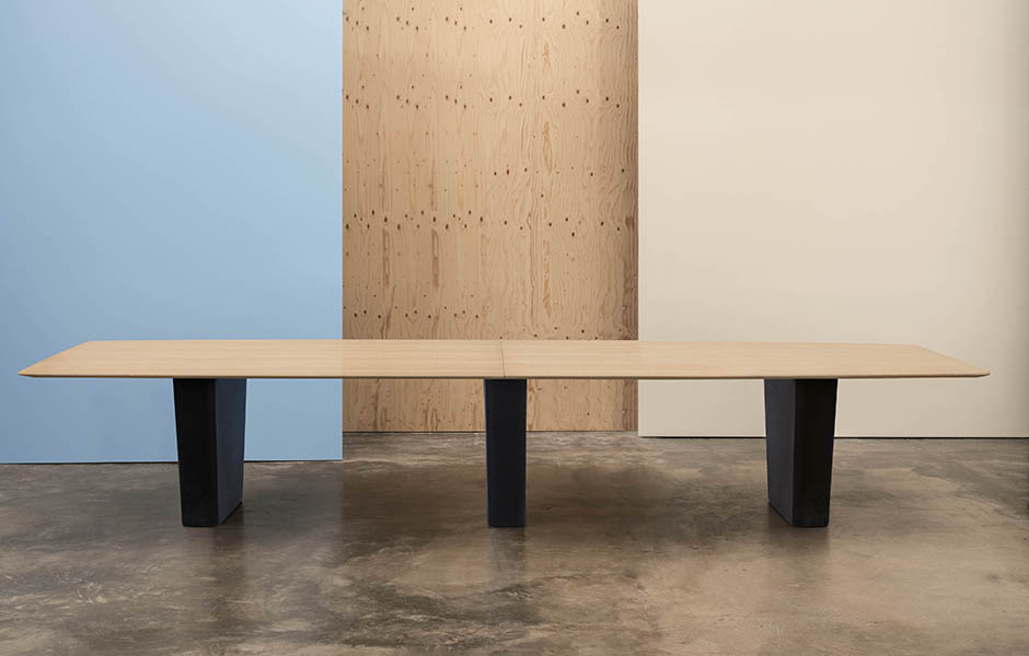 Status conference table - Good Design