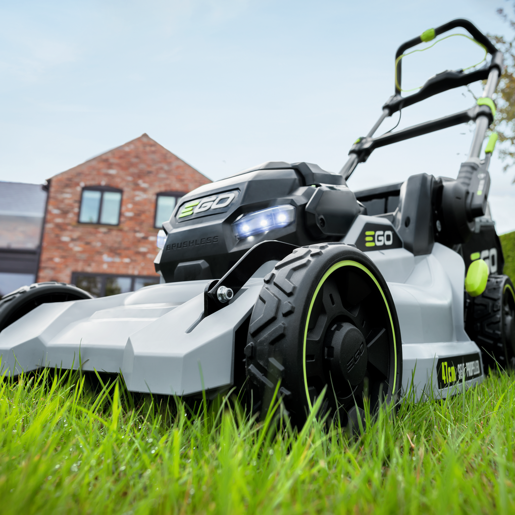 EGO POWER PLUS 47cm SELF PROPELLED LAWN MOWER LM1903E-SP - Good Design