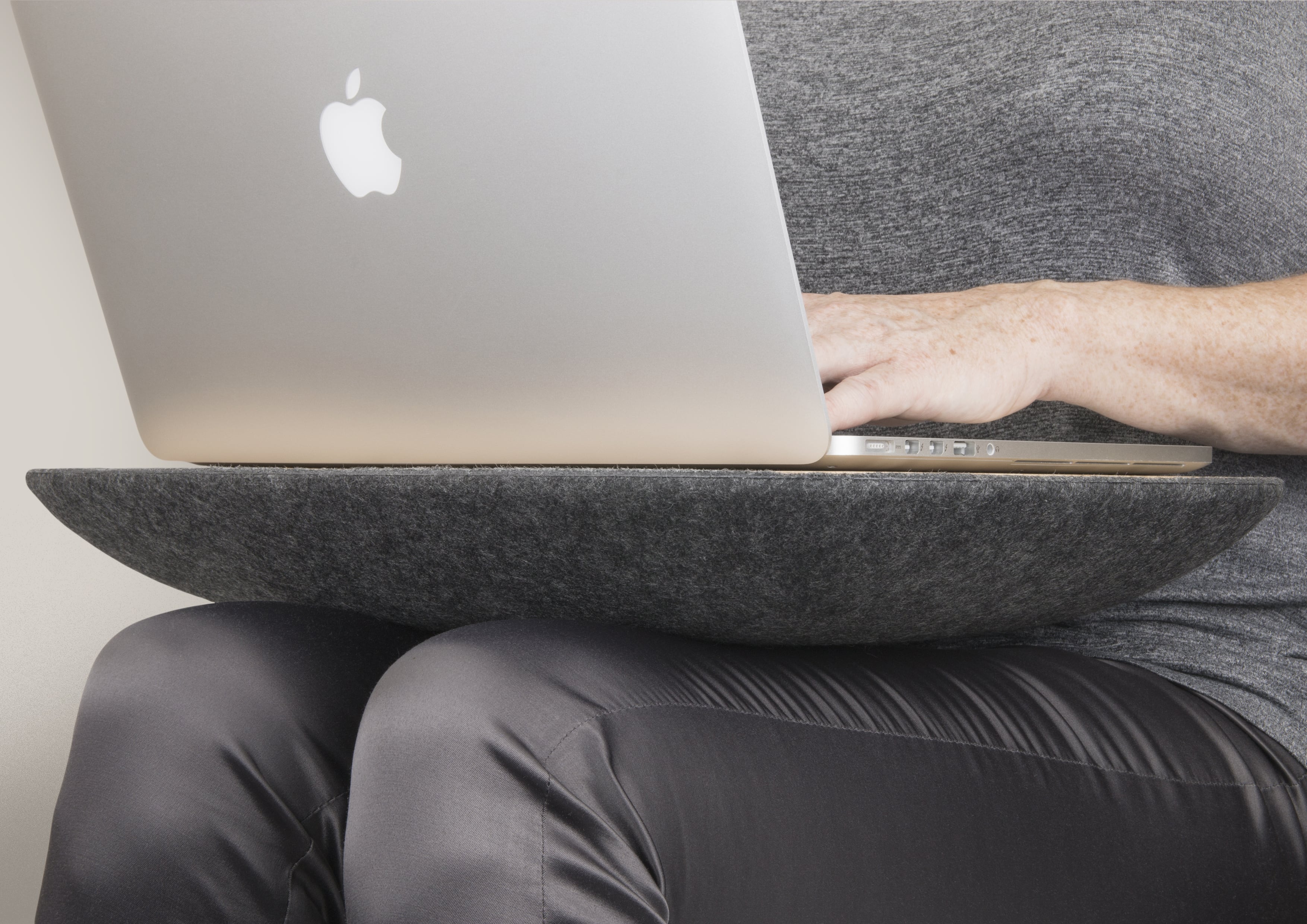 LAPOD lap desk - Good Design